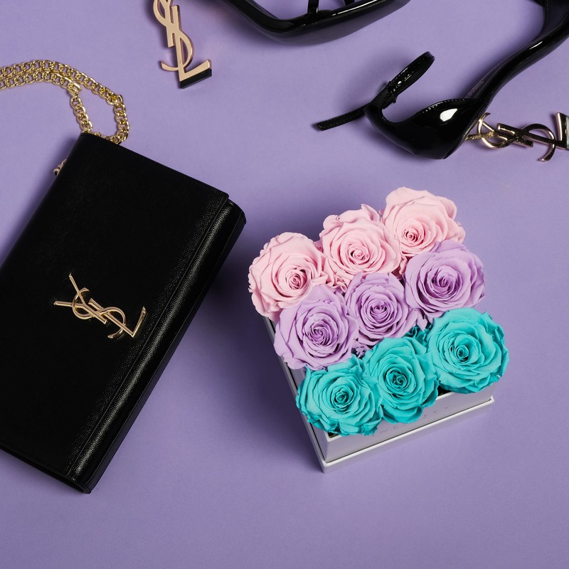 Infinity Roses | Medium Square Box